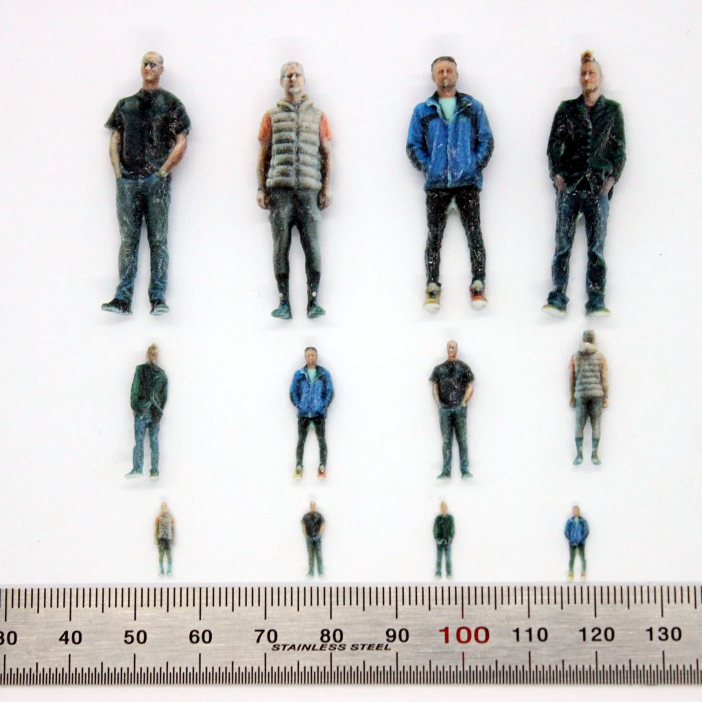 Scale Figures - People Waiting 4 - West Edge 3D